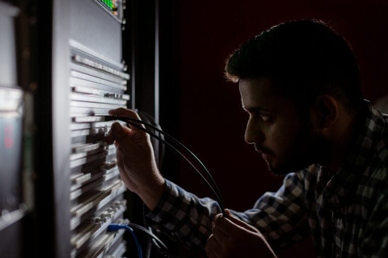 What does a systems engineer do? Roles and responsibilities