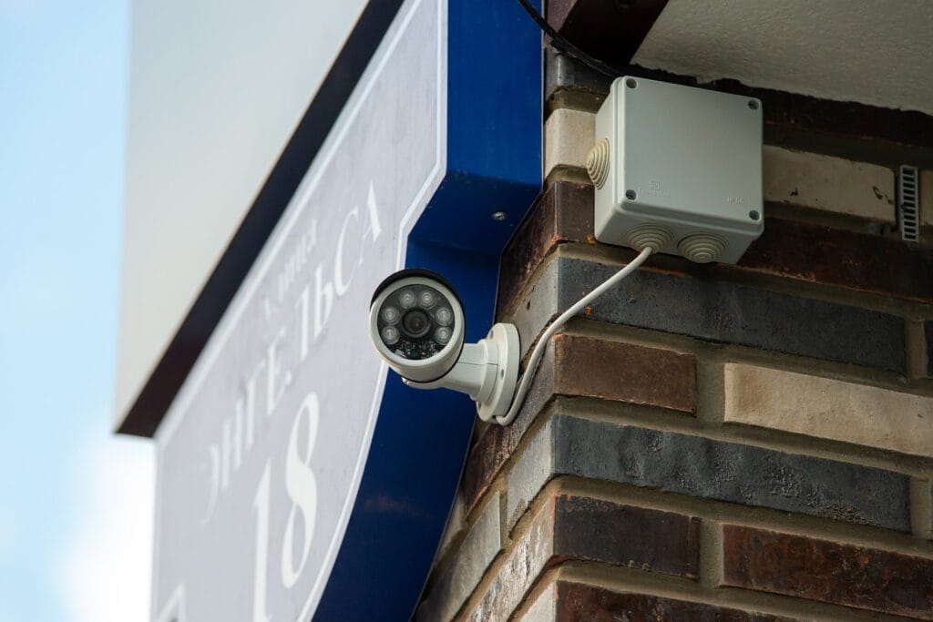 How to install security cameras without complications: 10 essential tips